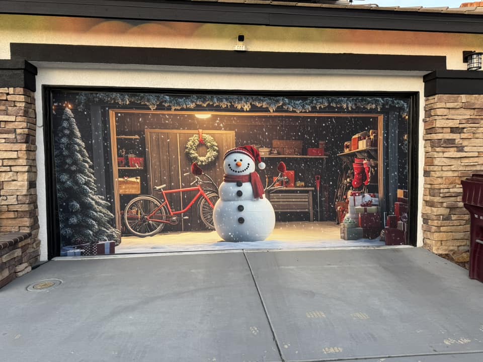 Santa's Garage Christmas Garage Door Cover – GarageBuddy